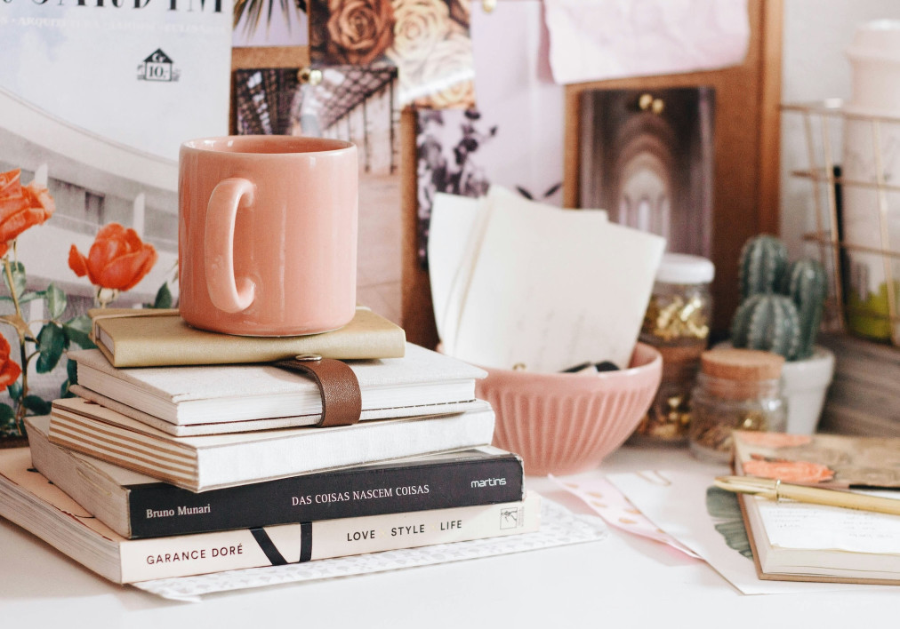 Cutaway Shot: Way to Break But Hold Attention — Clideo