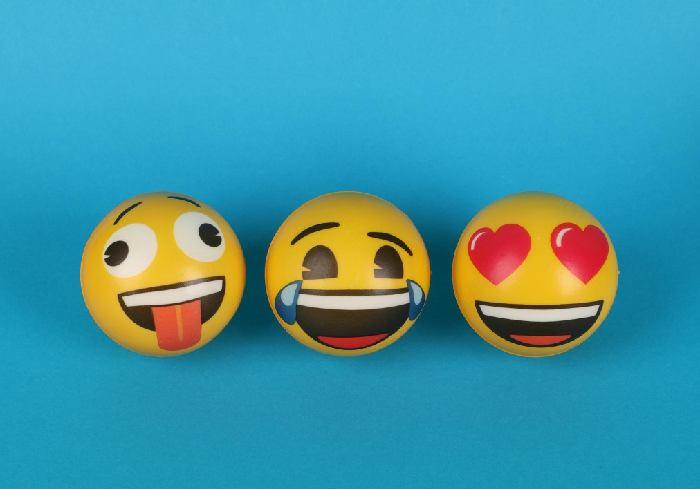 How to Convert GIF to Video — Clideo