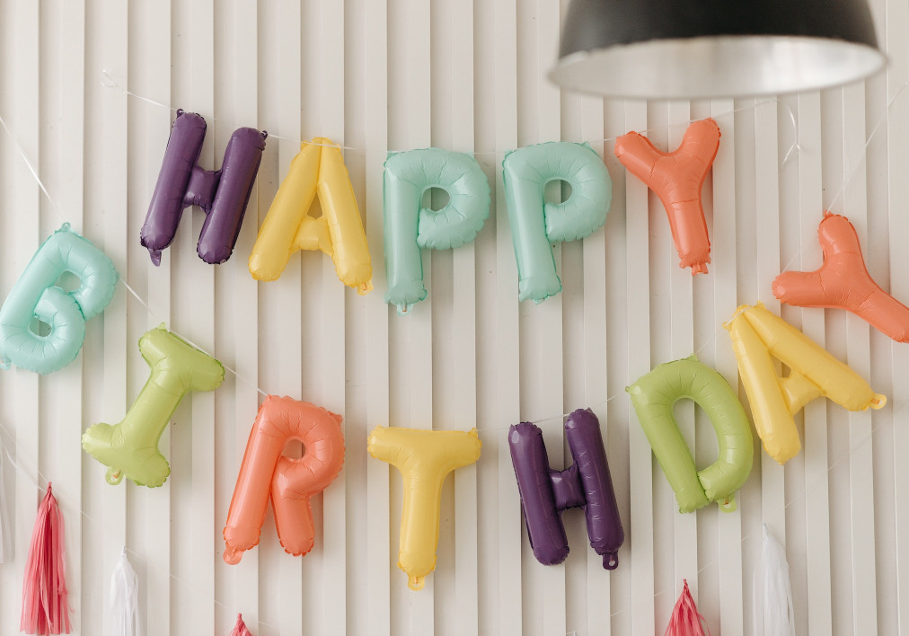 How to Make a Happy Birthday Video — Clideo