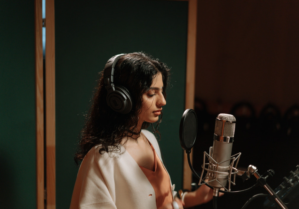 What is a Voice Over Artist and How to Become One — Clideo